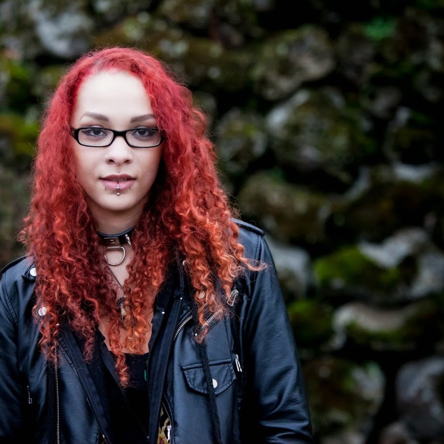 Metal Chick of the Month – Kayla Dixon | THE HEADBANGING MOOSE
