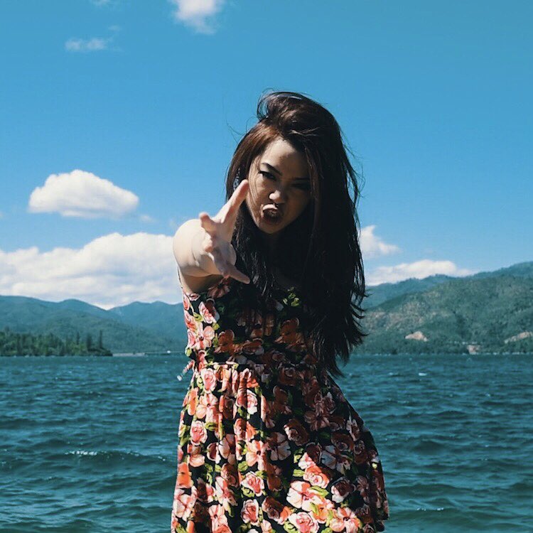 Metal Chick of the Month – Avienne Low | THE HEADBANGING MOOSE