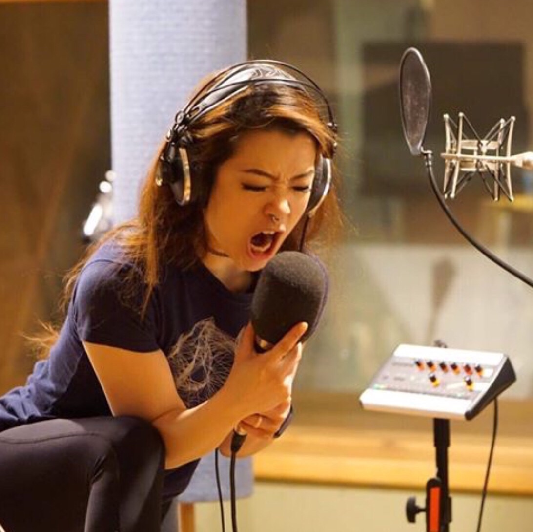 Metal Chick of the Month – Avienne Low | THE HEADBANGING MOOSE